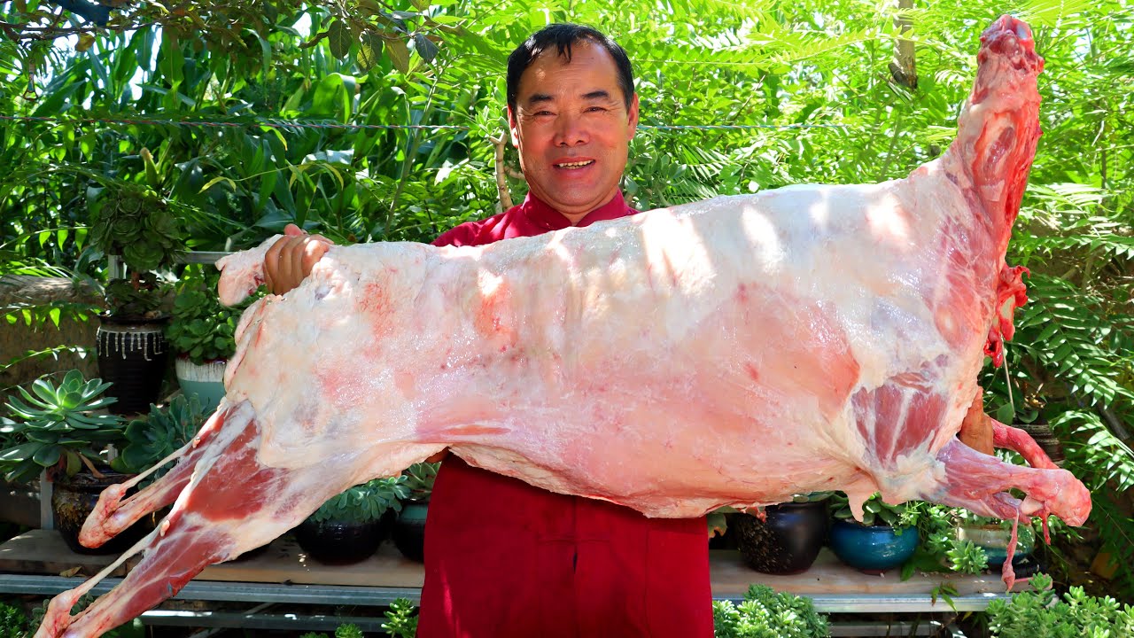 Whole Sheep Cooked into HUGE Pot of Spicy Soup Enough to Feed 50 People ...