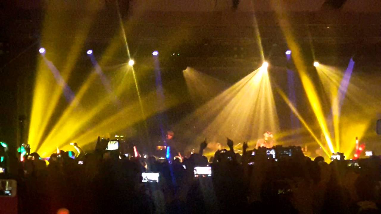 FLOW LIVE IN MANILA - Colors (Part 2) - YouTube