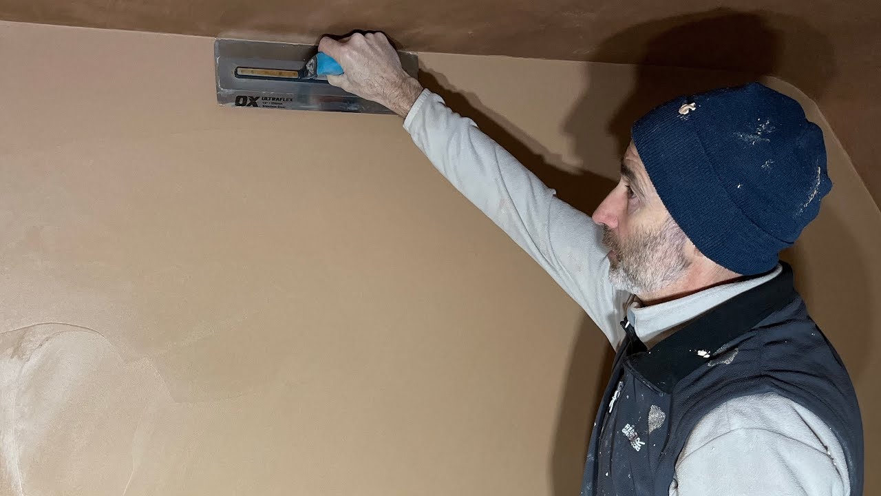 Plastering A Steep Sloping Ceiling With A Curve - YouTube