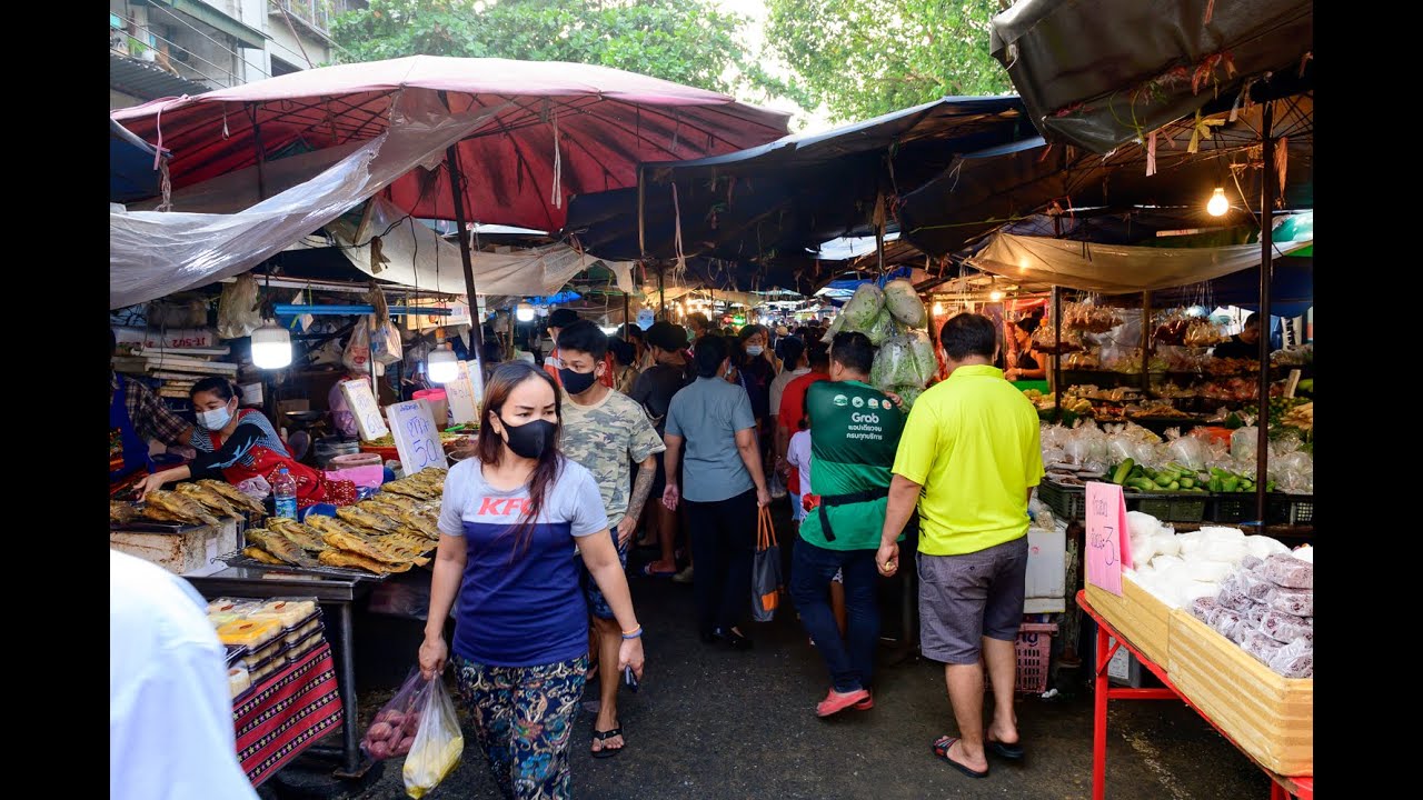 [4K] 2020 "Din Daeng Market" local fresh market at Pracha Songkhro 9 ...