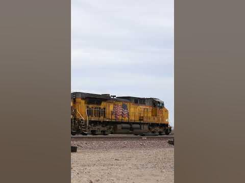 UP 6750 EB POWERMOVE EDOYR 1-12-2023 - YouTube