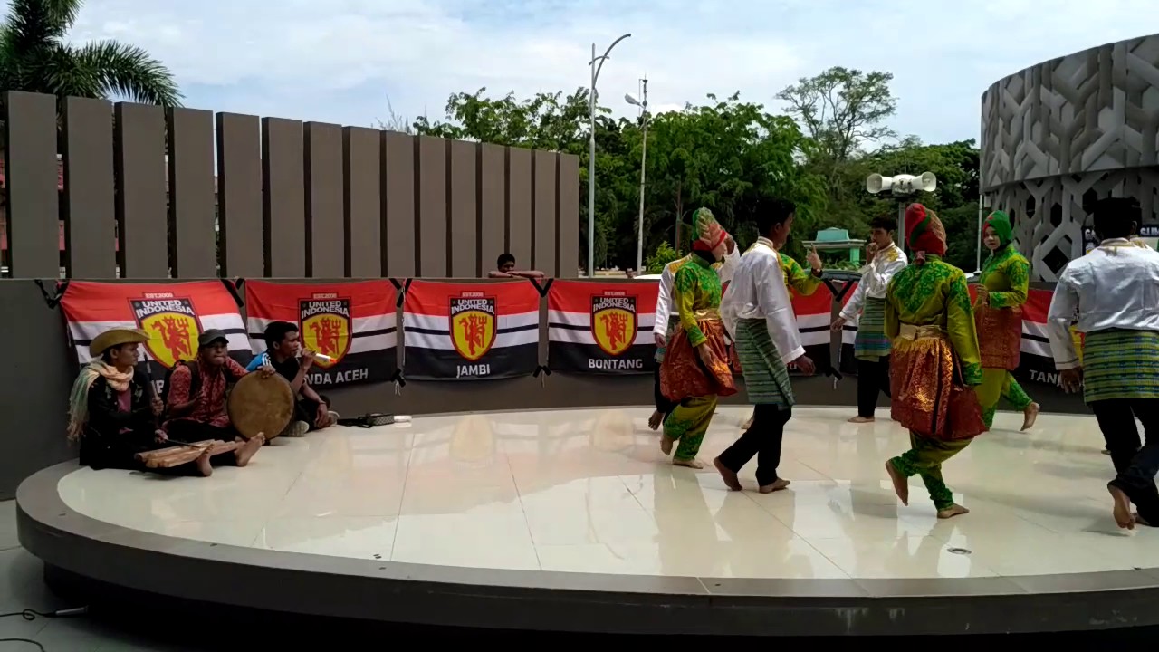 Tari dampeng Aceh singkil - YouTube