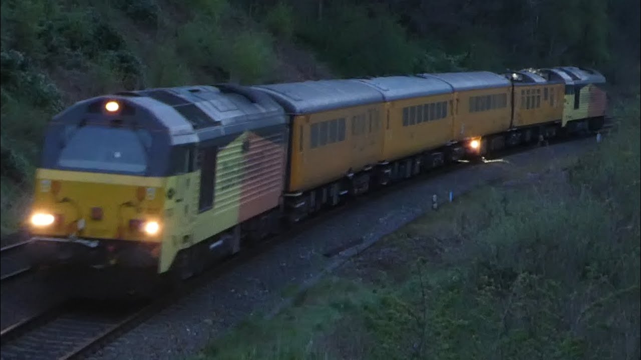 Colas Rail 67027 'Charlotte' & 67023 'Stella' pass Heyrod working 1Q14 ...