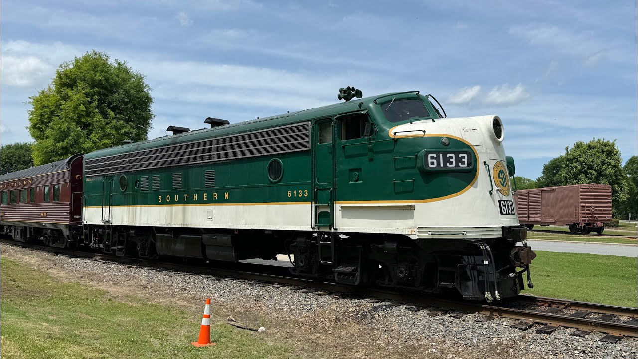 Southern 6133: closing spring at Spencer. - YouTube