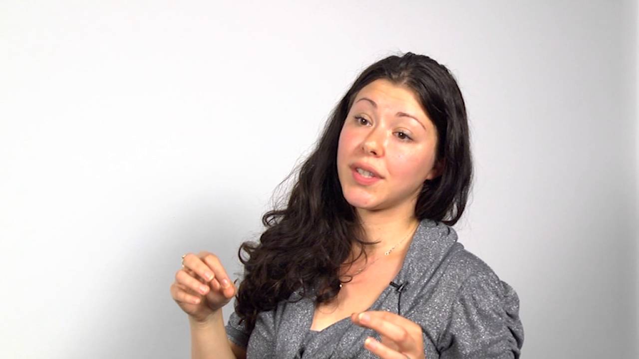 Tanzanite | What is trichroism? with Lara De-Leuw - YouTube