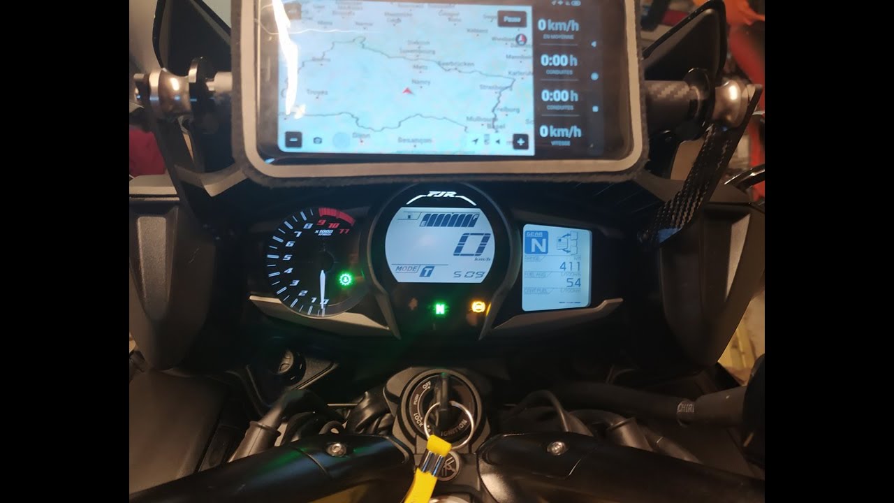 Fabrication support téléphone / gps pour Yamaha FJR 1300 - YouTube