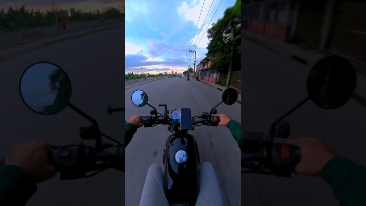 Riding through counterflows and traffic Keeway CR152! 🎄🎄🎄# ...