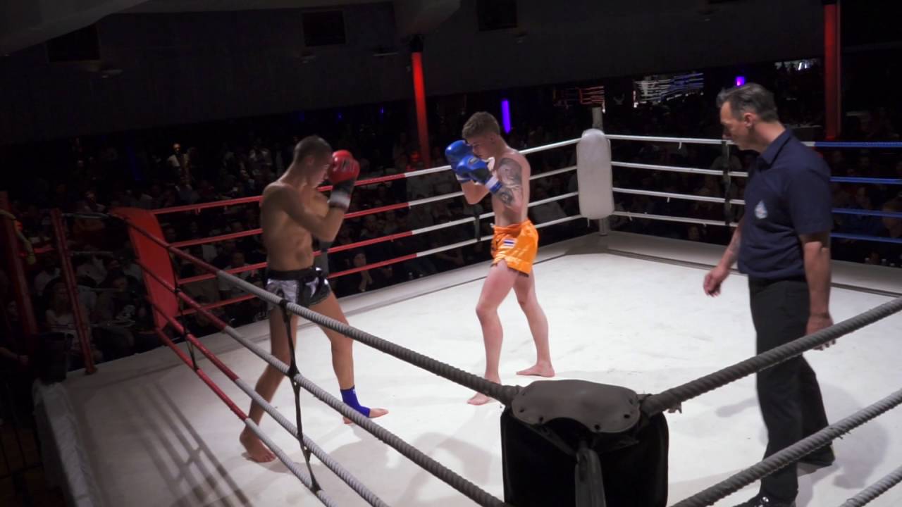 Gladiatorspelen 8 - Mike Naus VS Oliver Axelsson - YouTube