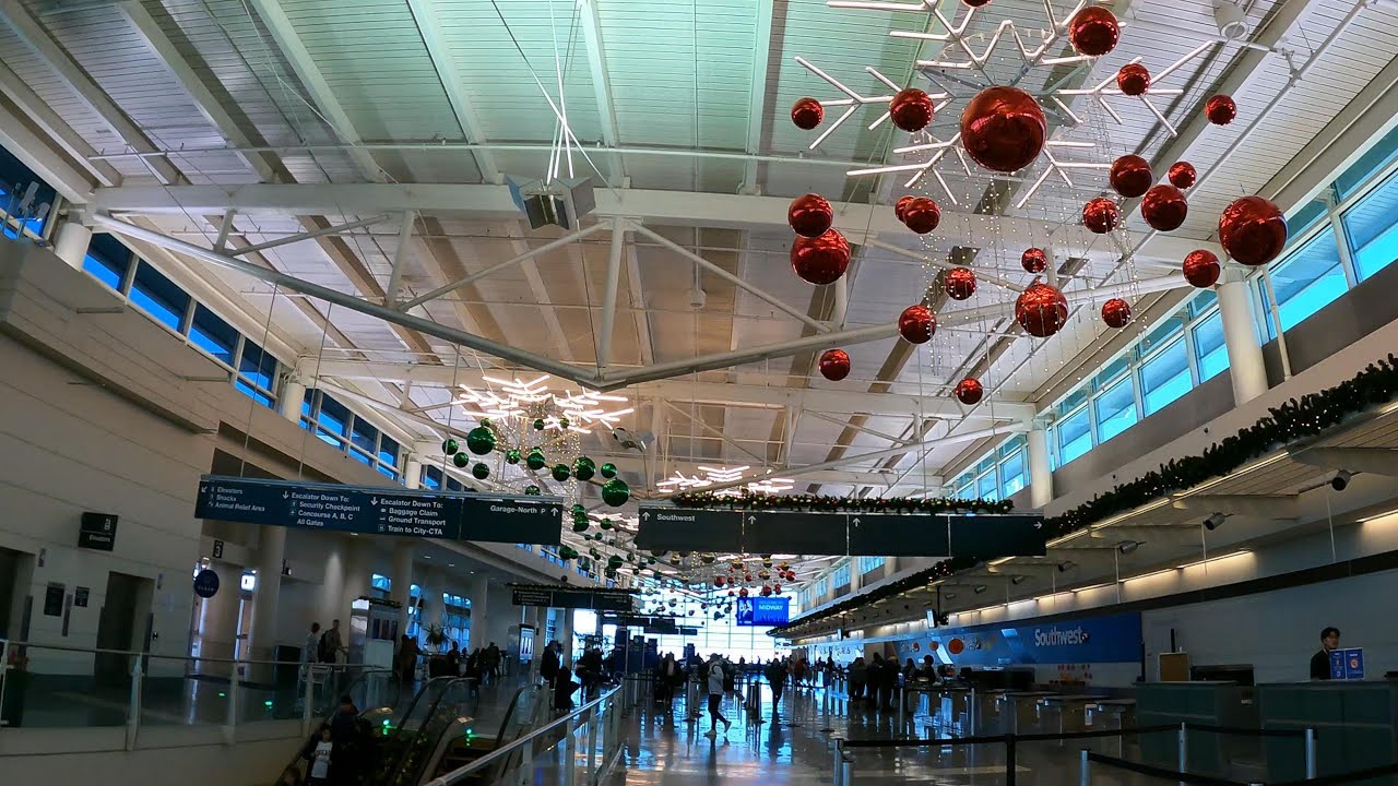 Walking from the CTA Midway Station to Midway Airport (MDW) in Chicago ...