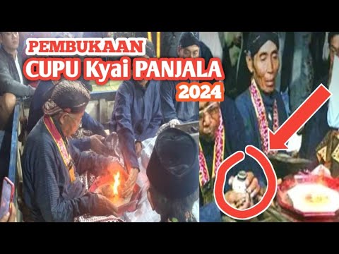 Sakral Prosesi Upacara Adat,. Pembukaan Cupu Kyai Panjala Tahun 2024 ...