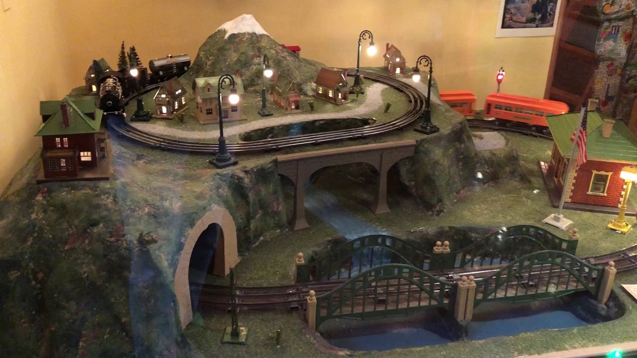 Lionel Standard Gauge State Set Display - YouTube