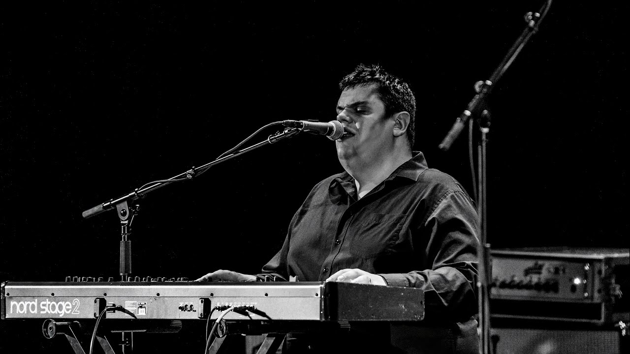 PETER JONES Talks New TIGER MOTH TALES Album: "I Have Enough Music For ...