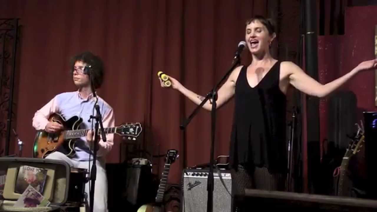 Alexandra Scott & Sam Craft, Don't Keep Sid Awake - YouTube