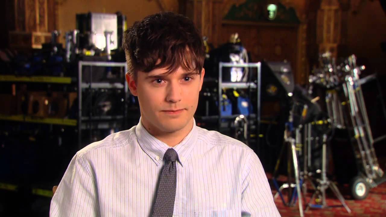 Andy Mientus - Smash - HD Interview Part 1 - YouTube