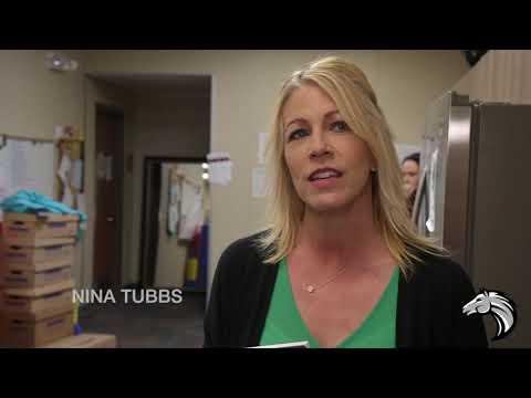 Vista Grande PTA Donates Books to Teachers