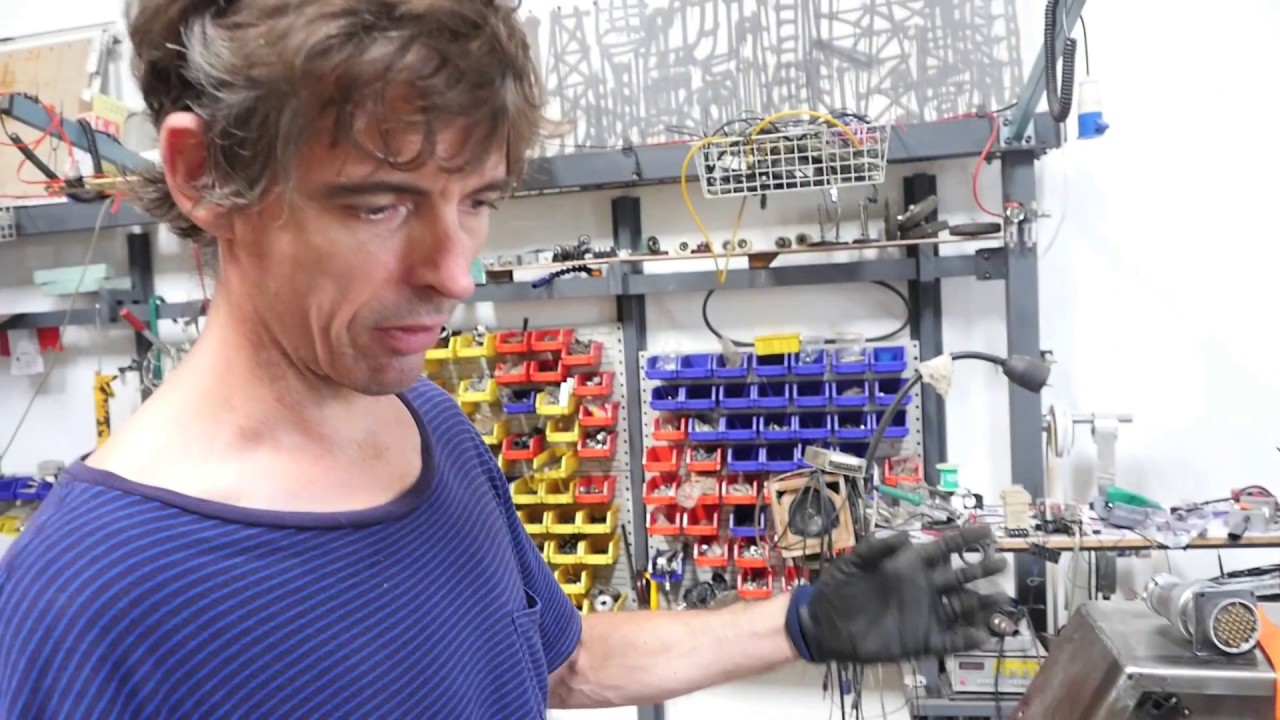 MATT HOPE ARTIST - Studio Tour in BEIJING 2017 - YouTube