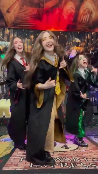 Harry Potter BACK To Hogwarts Dance!💃⚡️K3 Sisters #shorts #harrypotter ...