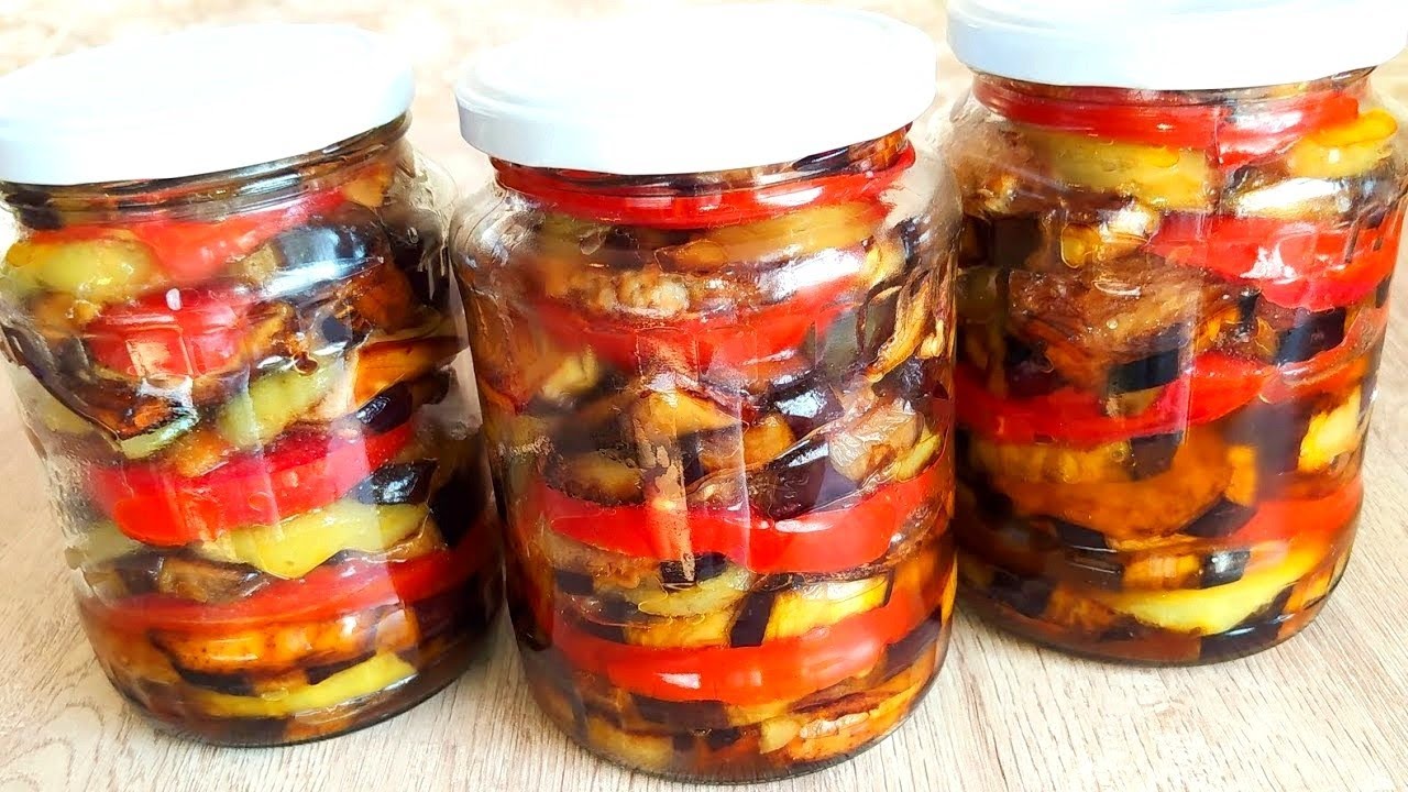 Qisliq badimcan + bibər + pomidor qizartmasi. Qisin ləzzətli görüntüsü ...