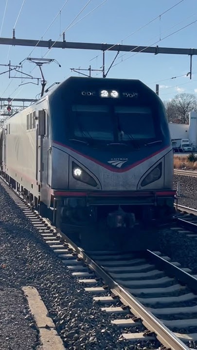 Amtrak NER 86 flies by osb w/ saahc! - YouTube