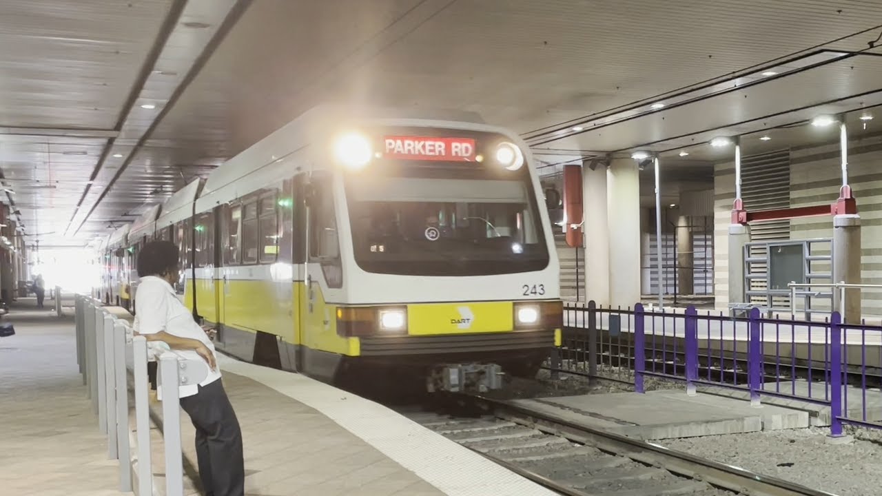 Hinged Wishbone Gates! - Railfanning @ Convention Center Station and ...