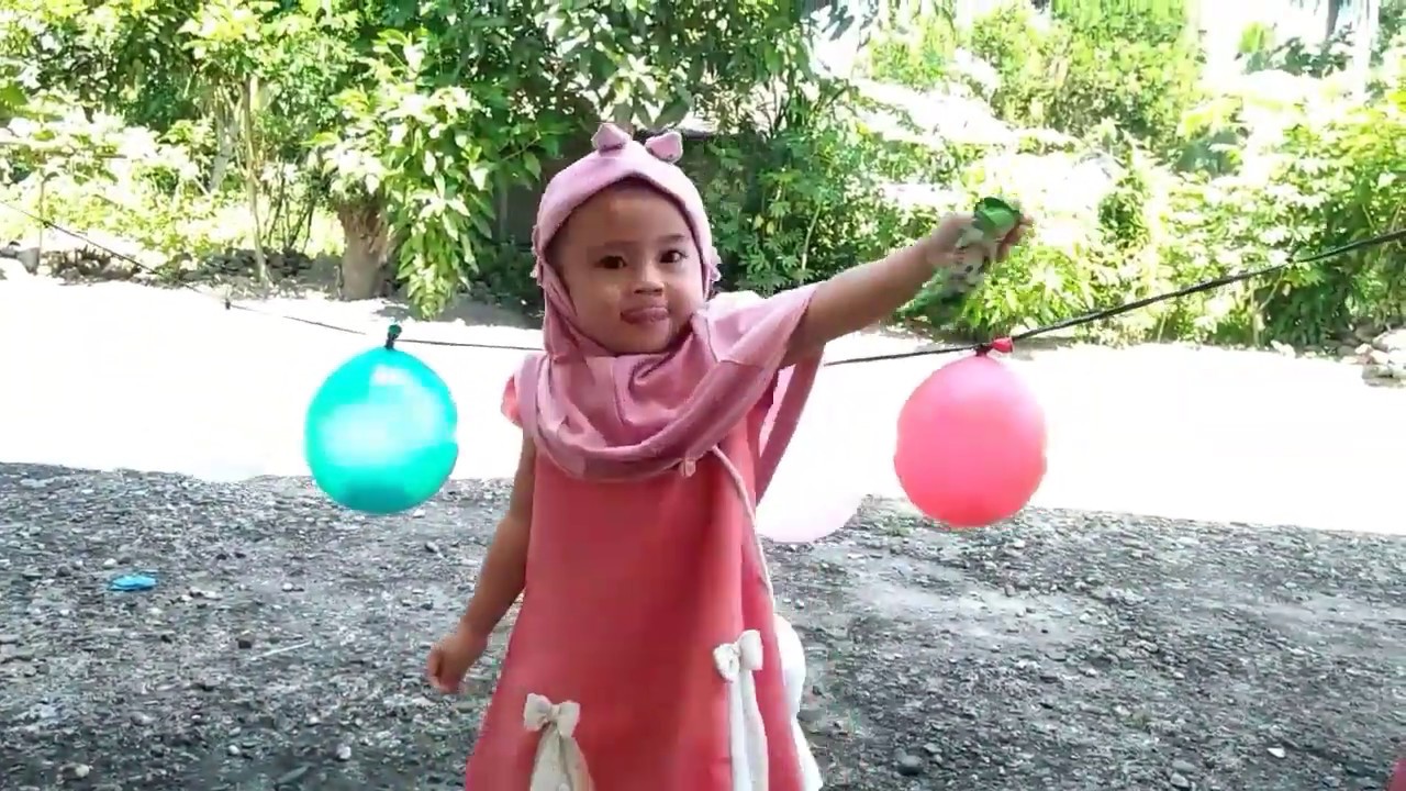 Bermain Balon Air, Ada Hadiah nya ?! | Learning Colors With Balloons ...