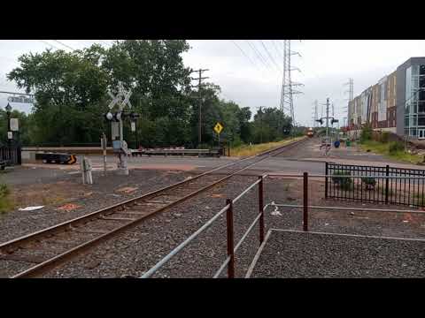 NS 20R heads up the port reading secondary with a friendly crew - YouTube