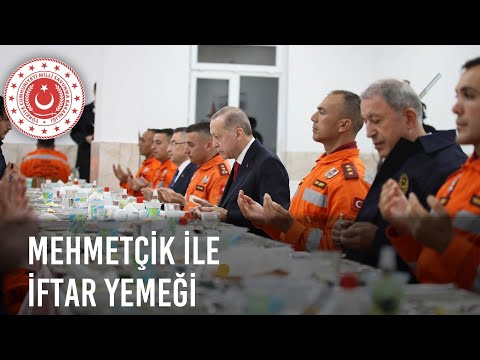 Cumhurbaşkanımız Sn. Erdoğan, TSK İnsani Yardım Tugayındaki Mehmetçiklerle İftar Yaptı