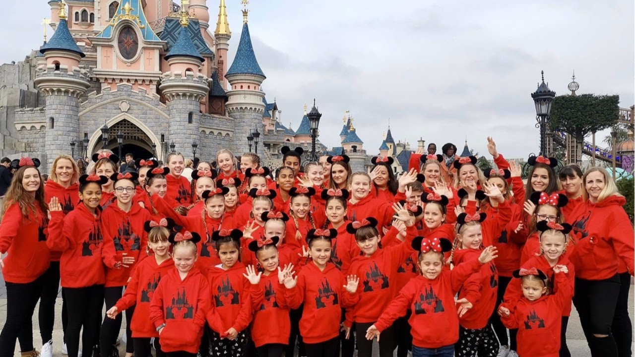 Dancing at Disneyland Paris - YouTube