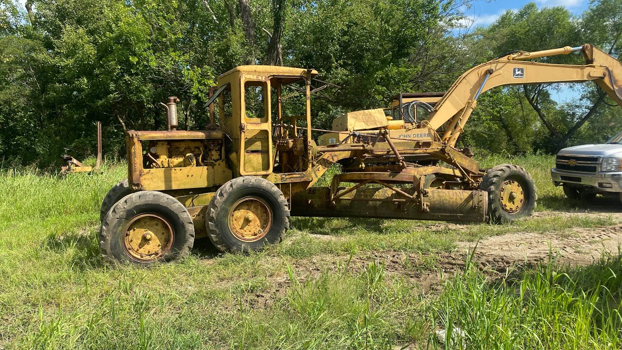 Picking up a piece of old machinery - YouTube