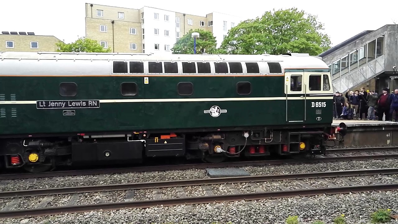 D6515 Lt Jenny Lewis RN departs West Ruislip on the 29/04/2018. - YouTube