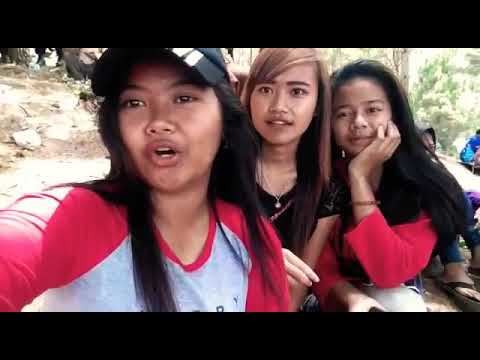 Cewek ceWek gOkiL sAaT seLfi di sELoGEDoNg