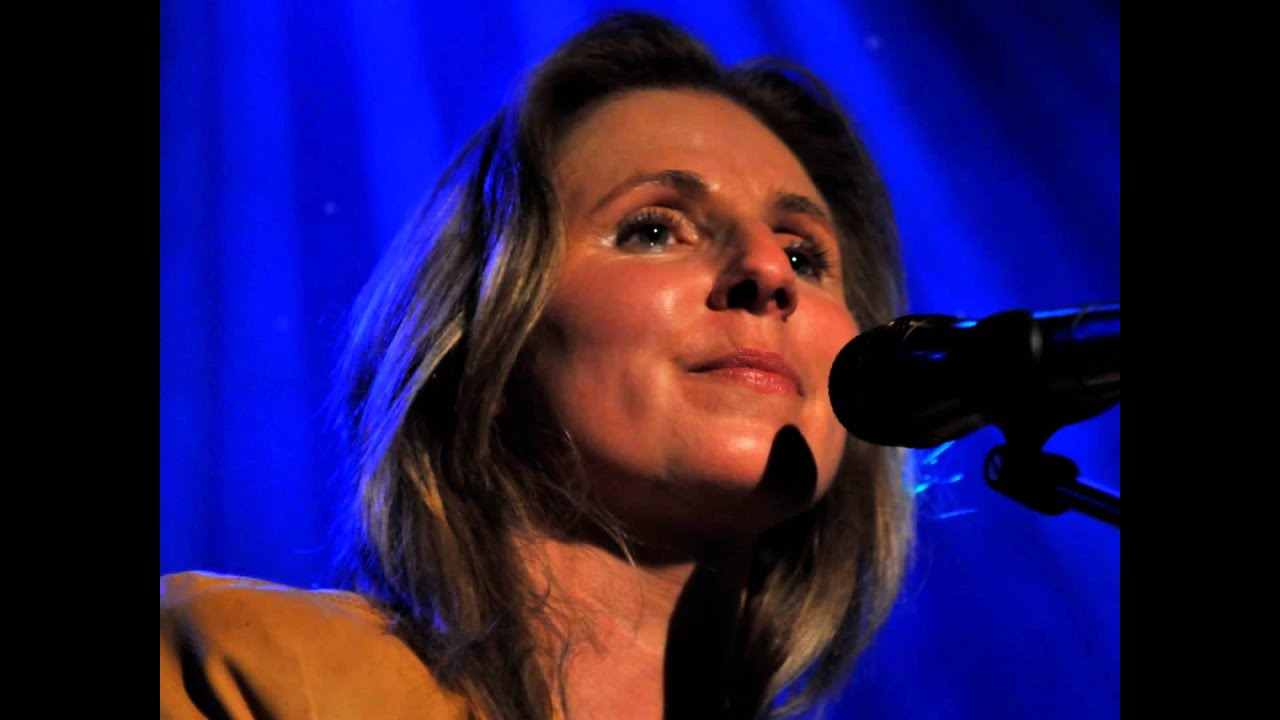Doris Ackermann - Moon over Texas - YouTube
