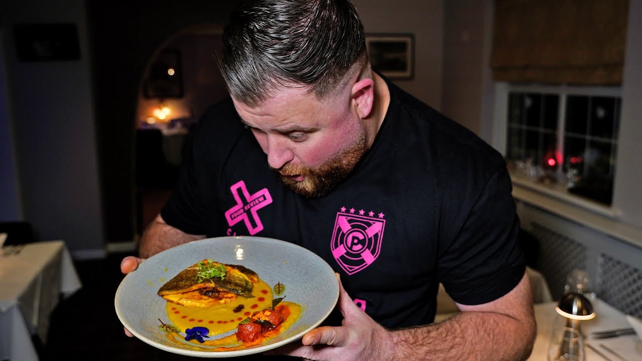 WE REVIEW AN AWARD WINNING INDIAN RESTAURANT | FOOD REVIEW CLUB - YouTube