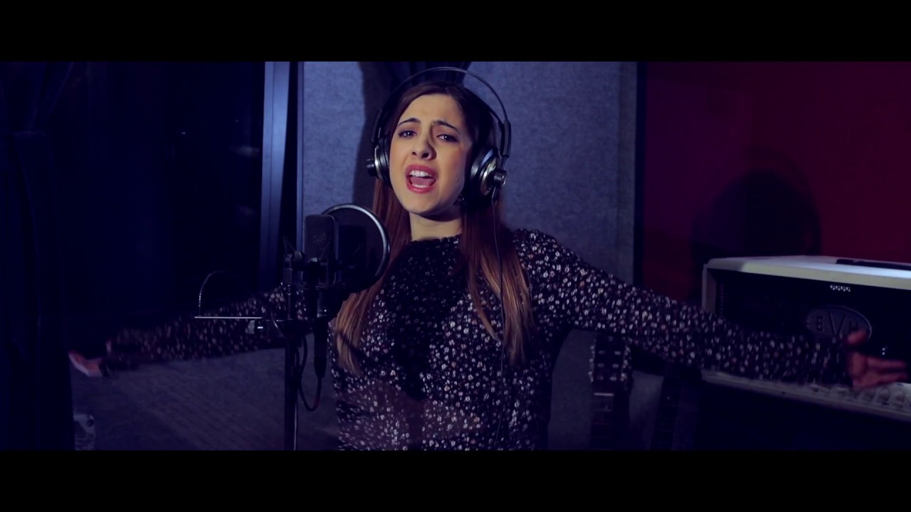 "TRA PASSIONE E LACRIME" EMMA MARONE performed by Alessia Basso - YouTube