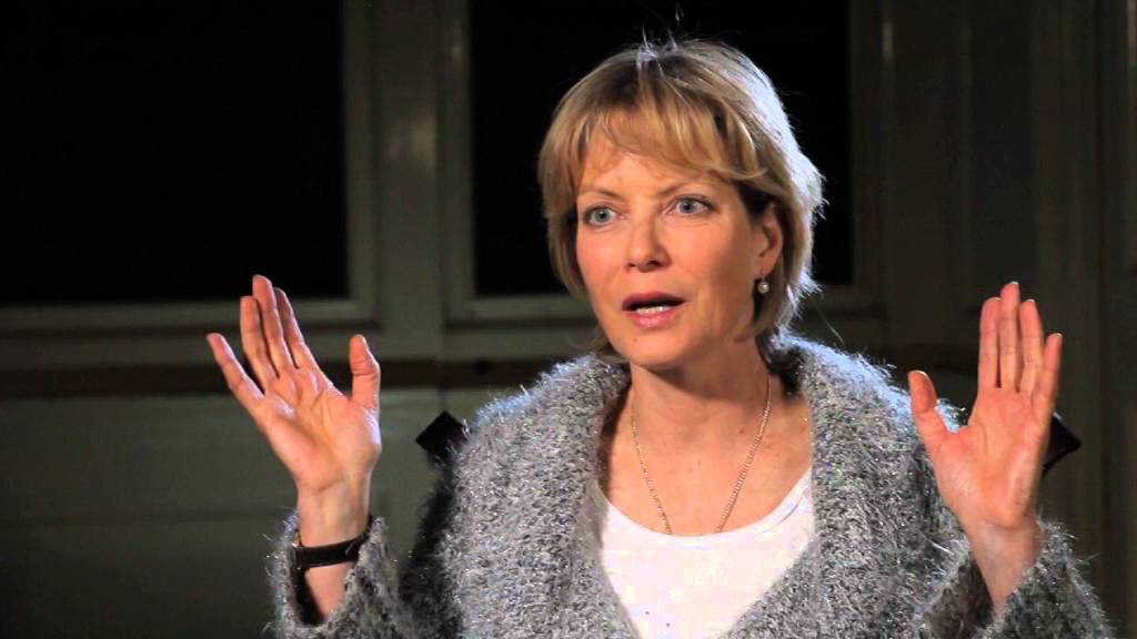 'The Nanny' An interview with actor Jenny Seagrove - YouTube