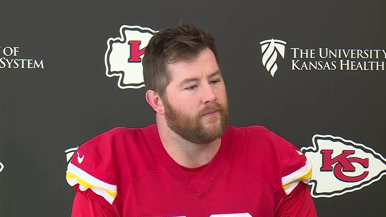 Chiefs vs. Panthers: Offensive lineman Joe Thuney talks to reporters ...
