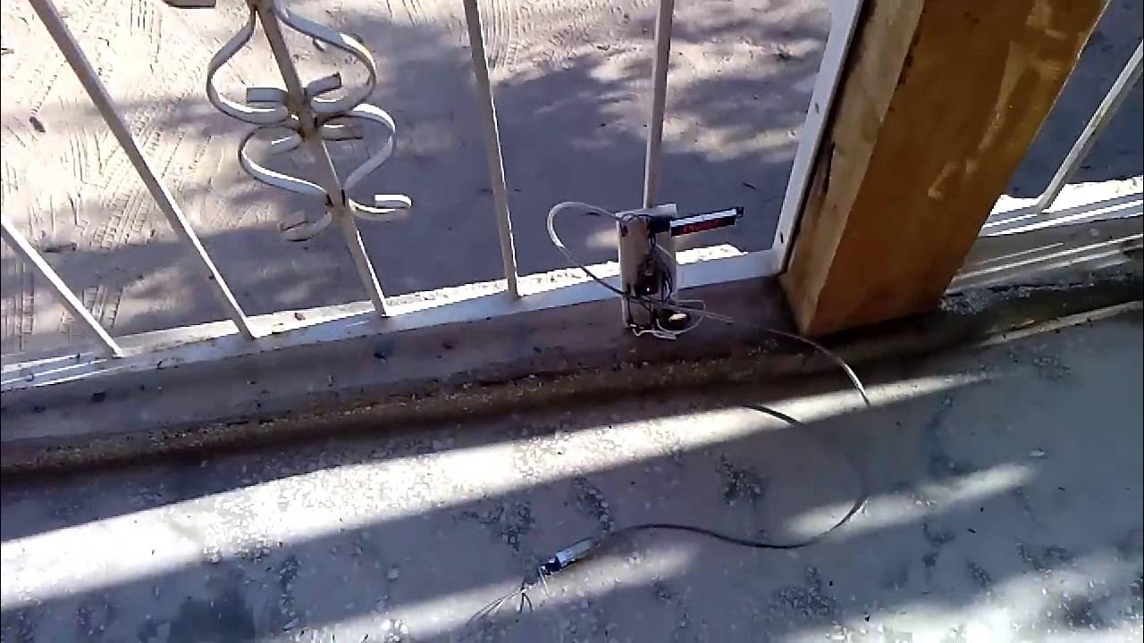 Supplying Arduino Circuit with Solar Panels - YouTube