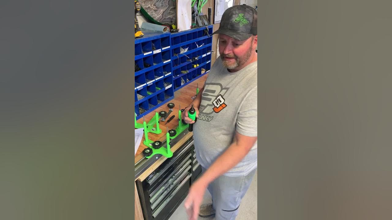 BAP string jigs. Fixed 4 post vs swinging 4 post - YouTube