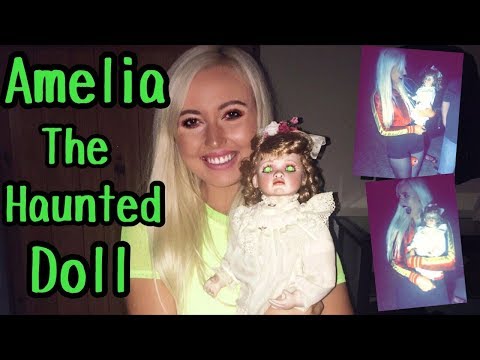 I MET AND HELD THE REAL HAUNTED AMELIA DOLL!!