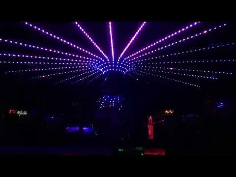 Estrella galaxia de pixel led en discoteca INC bs as