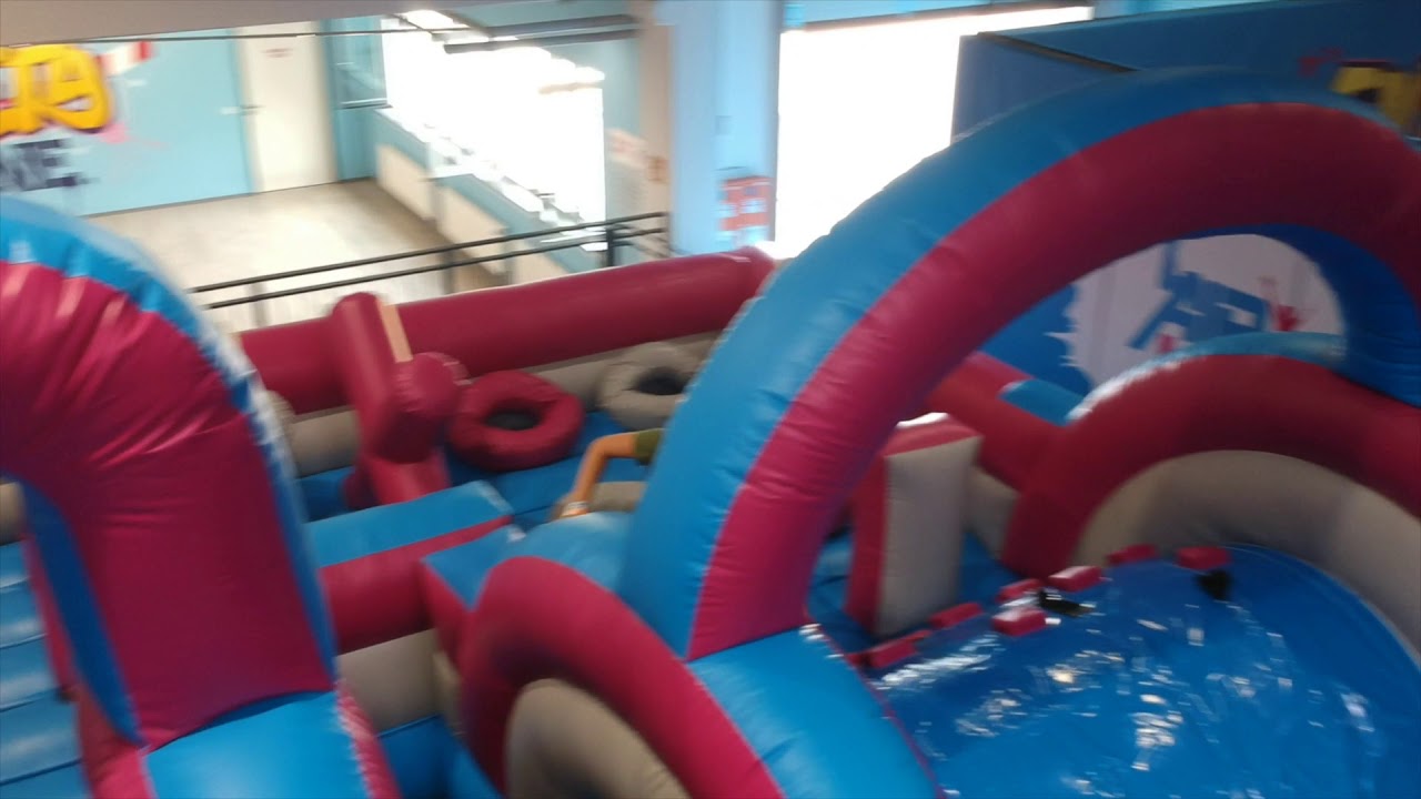AirHop Trampolinpark Düsseldorf Hindernislauf - YouTube