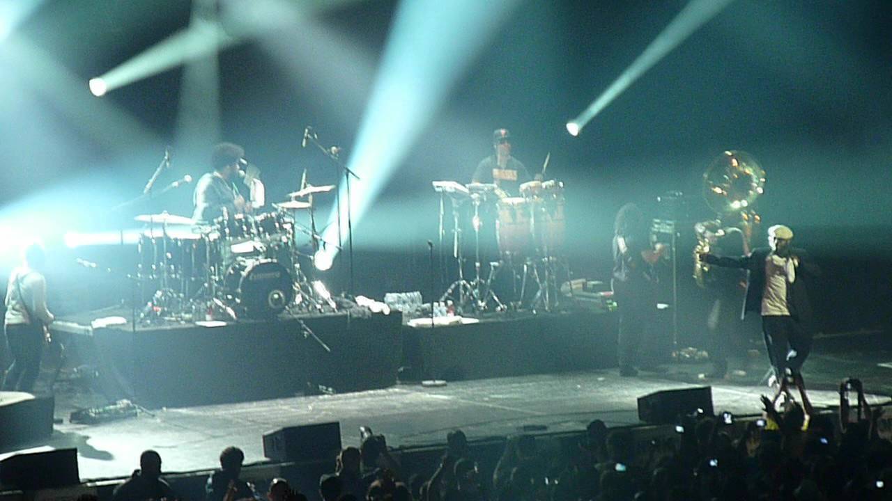 "The Next Movement" by The Roots live @ Zenith (23-06-2012) - YouTube