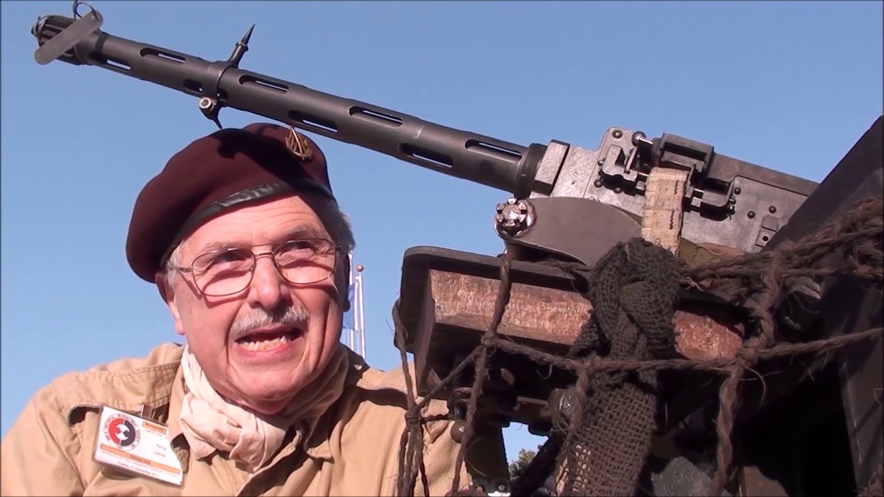 .303 machinegun BLOWOUT! Browning MKII vs. Vickers - YouTube