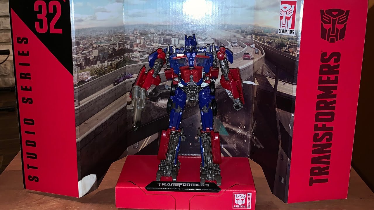 Transformers Studio Series 32 Voyager Class Optimus Prime Review - YouTube