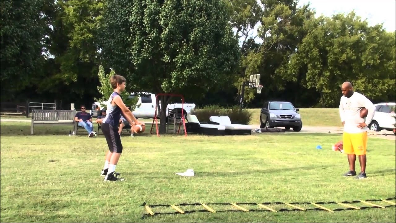 Richard Moncrief coaching Patrick - QB Lesson #1 - YouTube