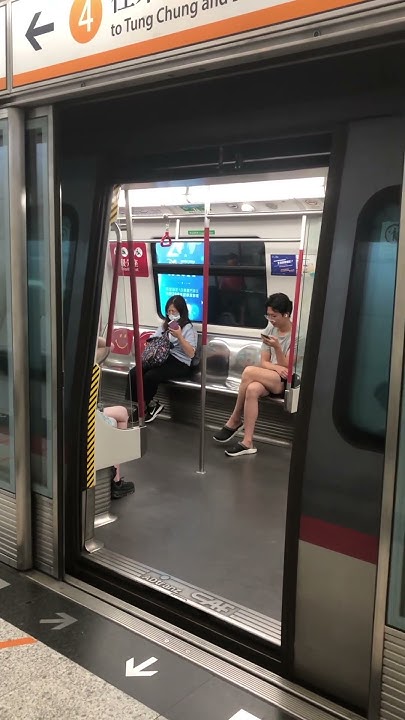 東涌線CAF-train V609/V809 關門 - YouTube