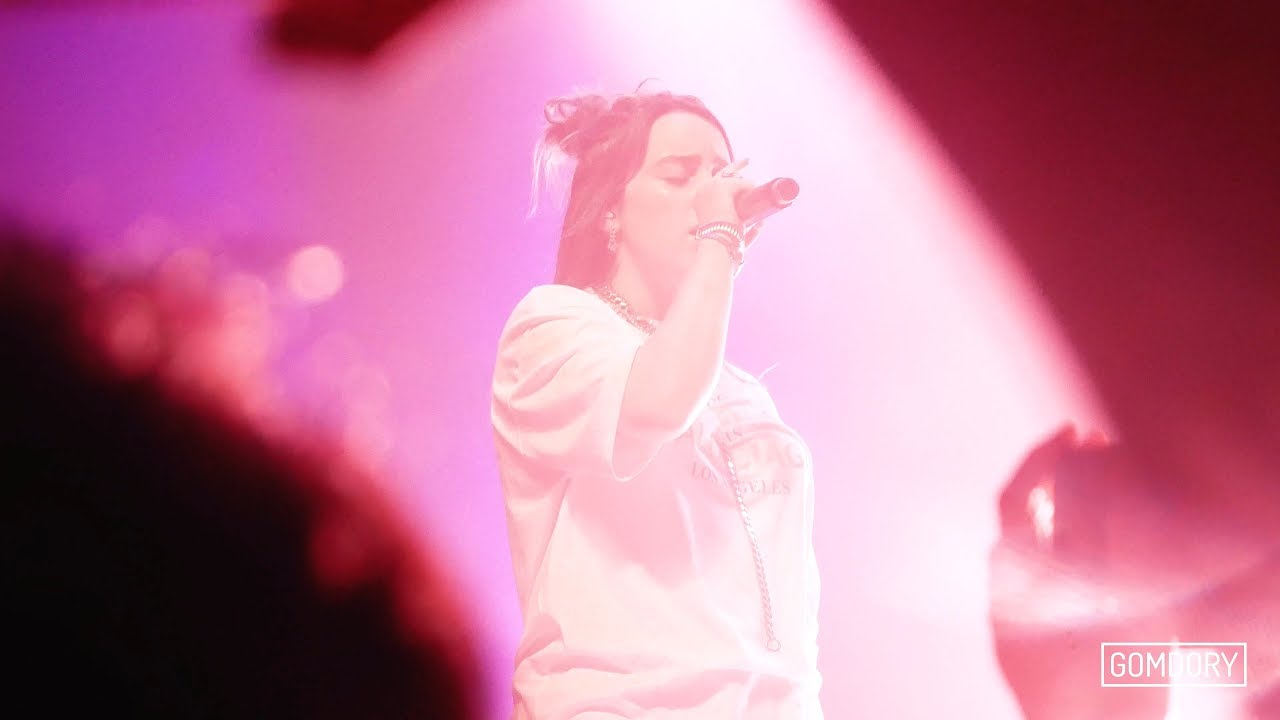 Billie Eilish - Bored (Live in Korea 2018.08.15) - YouTube