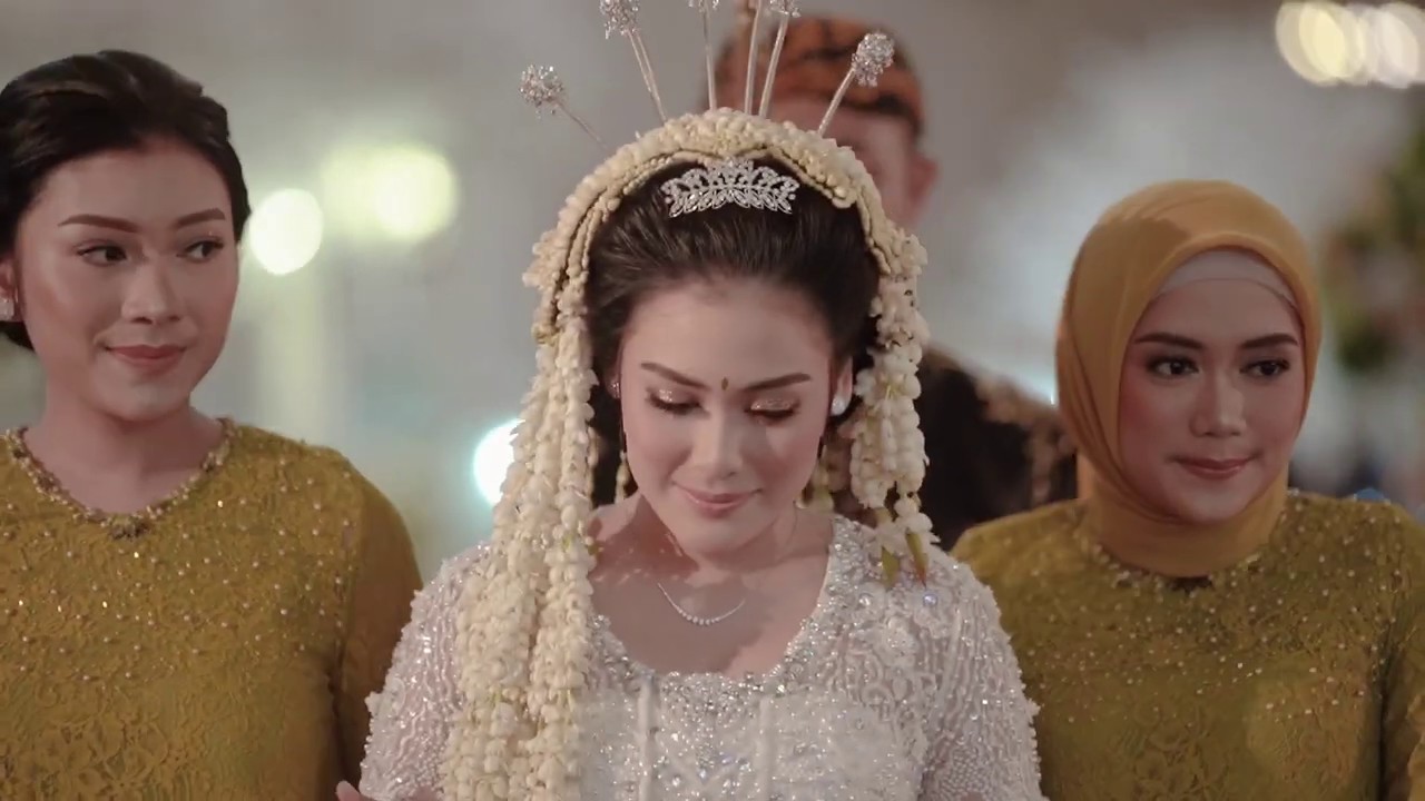Andania suri & Ian oktianur wedding “ tying the love” - YouTube