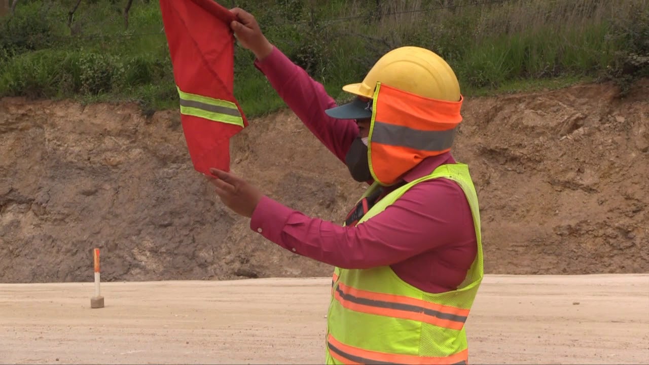 LICDA BELKIS ESCOTO ENTREGA DE MASCARILLAS Y GEL EN LA CONSTRUCTORA ...