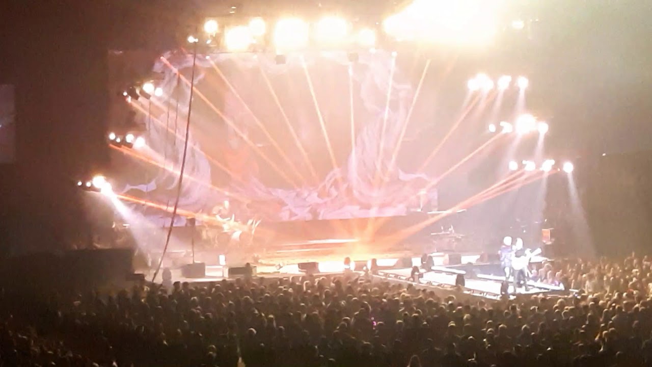 Raskasta Joulua 2018 @ Hartwall Areena - Varpunen Jouluaamuna (Tony ...